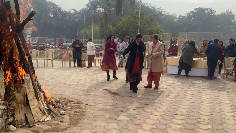 PML SD School Celebrates Lohri with Traditional Fervor and Joy - Bharat ...